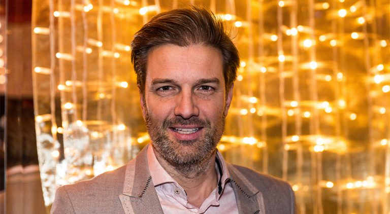 Bas Muijs nog niet de oude na hartaanval: 'Ben vooral blij dat ik nog leef'