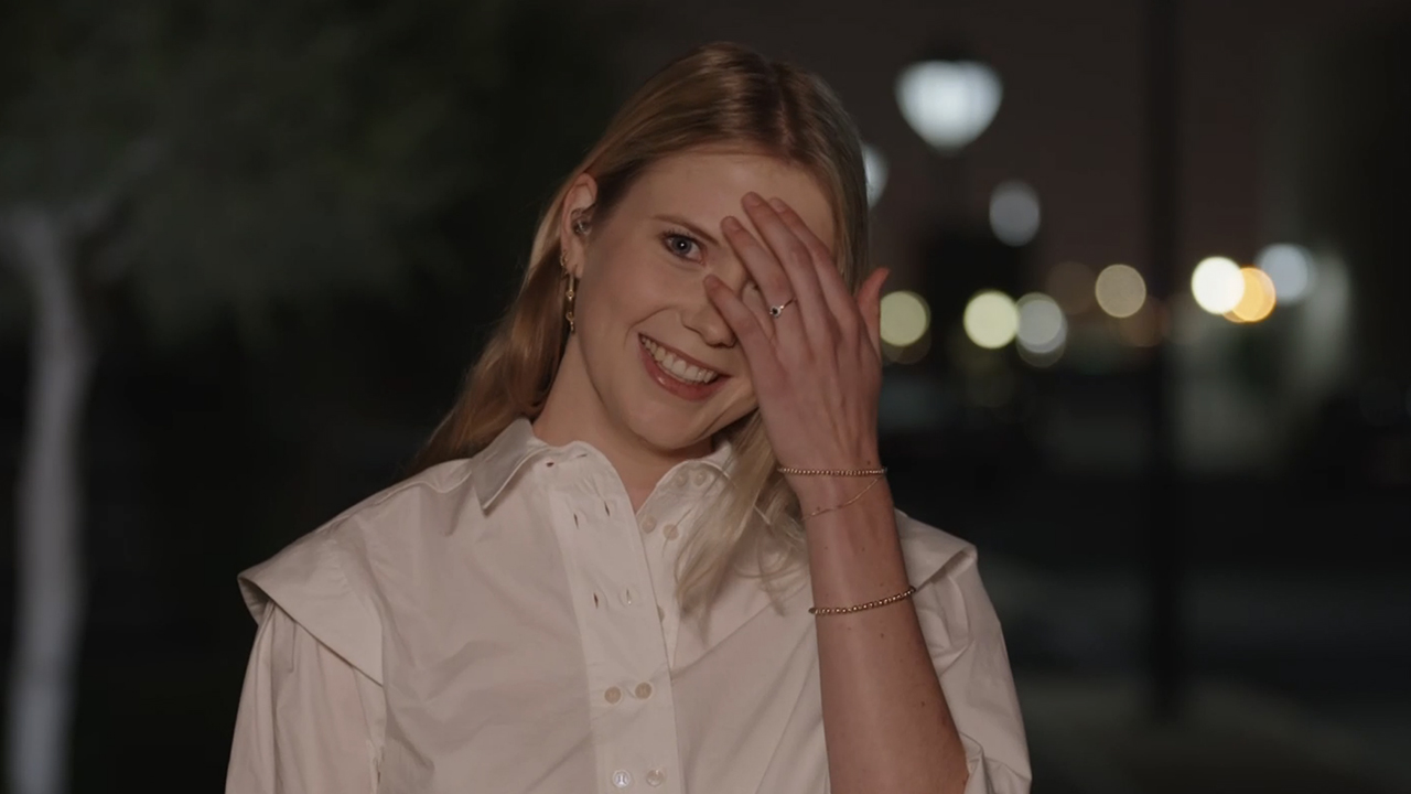 Noa Vahle in verlegenheid gebracht na schunnige opmerking De Oranjewinter