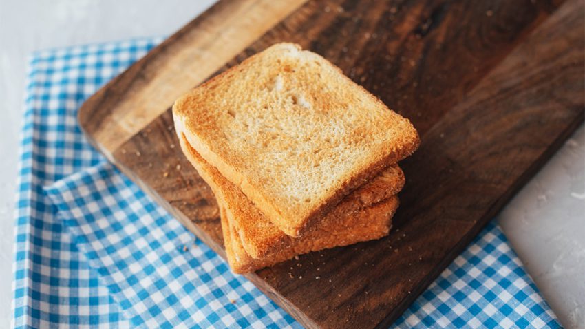 Dankzij dit trucje kun je veel brood roosteren zónder ze om te draaien