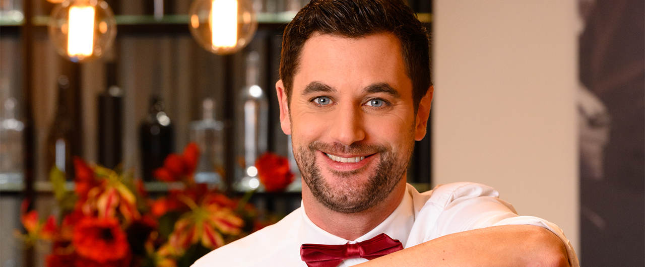 Verdrietig nieuws: barman Victor stopt met First Dates