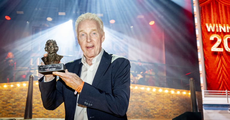 André van Duin ontvangt oeuvreprijs bij Buma NL Awards: ‘Fijn om ...