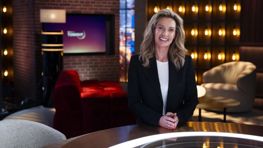 Bizar: Astrid Holleeder laat zien hoe ze vermomd over straat ging